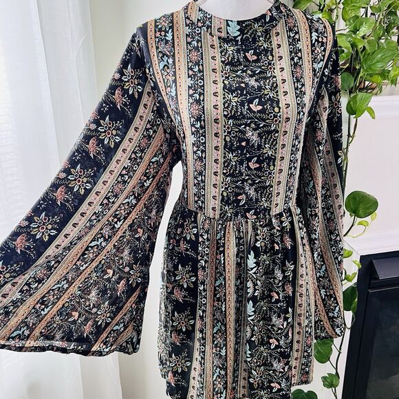 EARTHBOUND | Dresses | Earthbound Boho Bell Sleeve Black Floral Midi ...